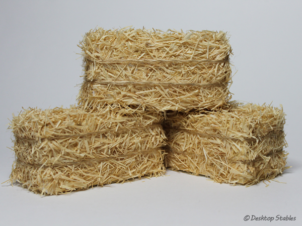 Friday Find – Mini Straw Bales – Desktop Stables