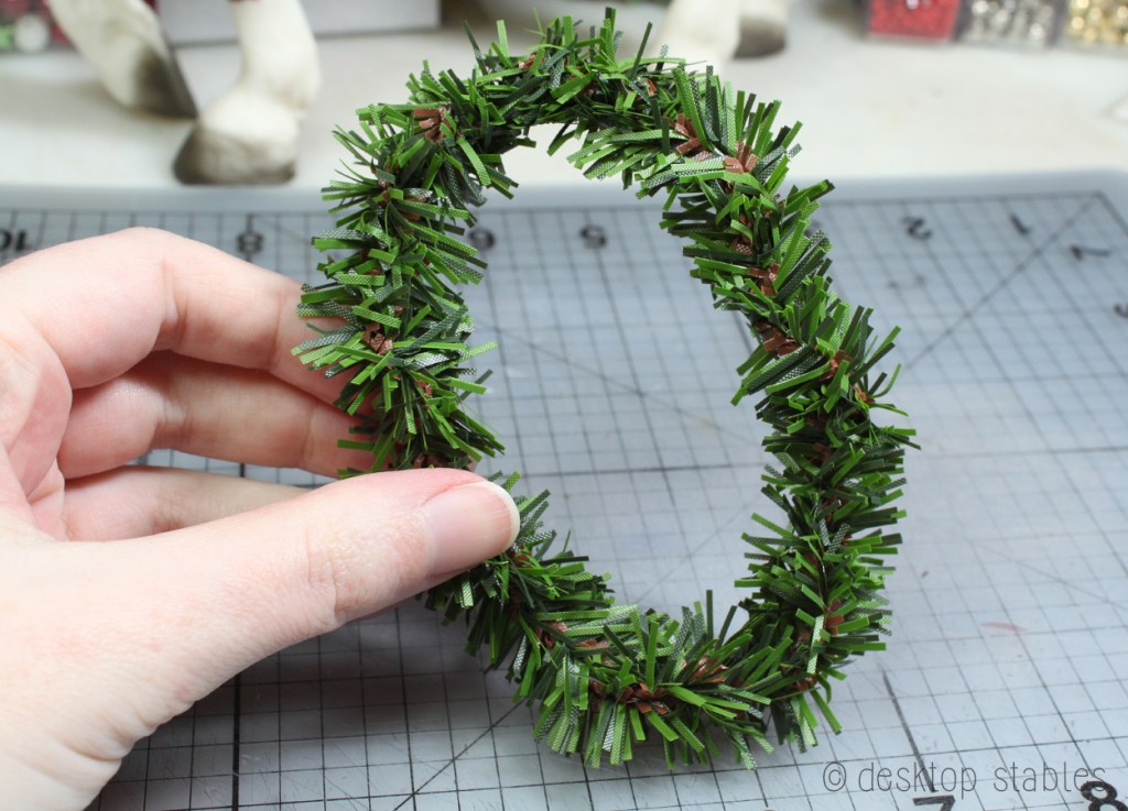 Tutorial: Neck Wreaths – Desktop Stables